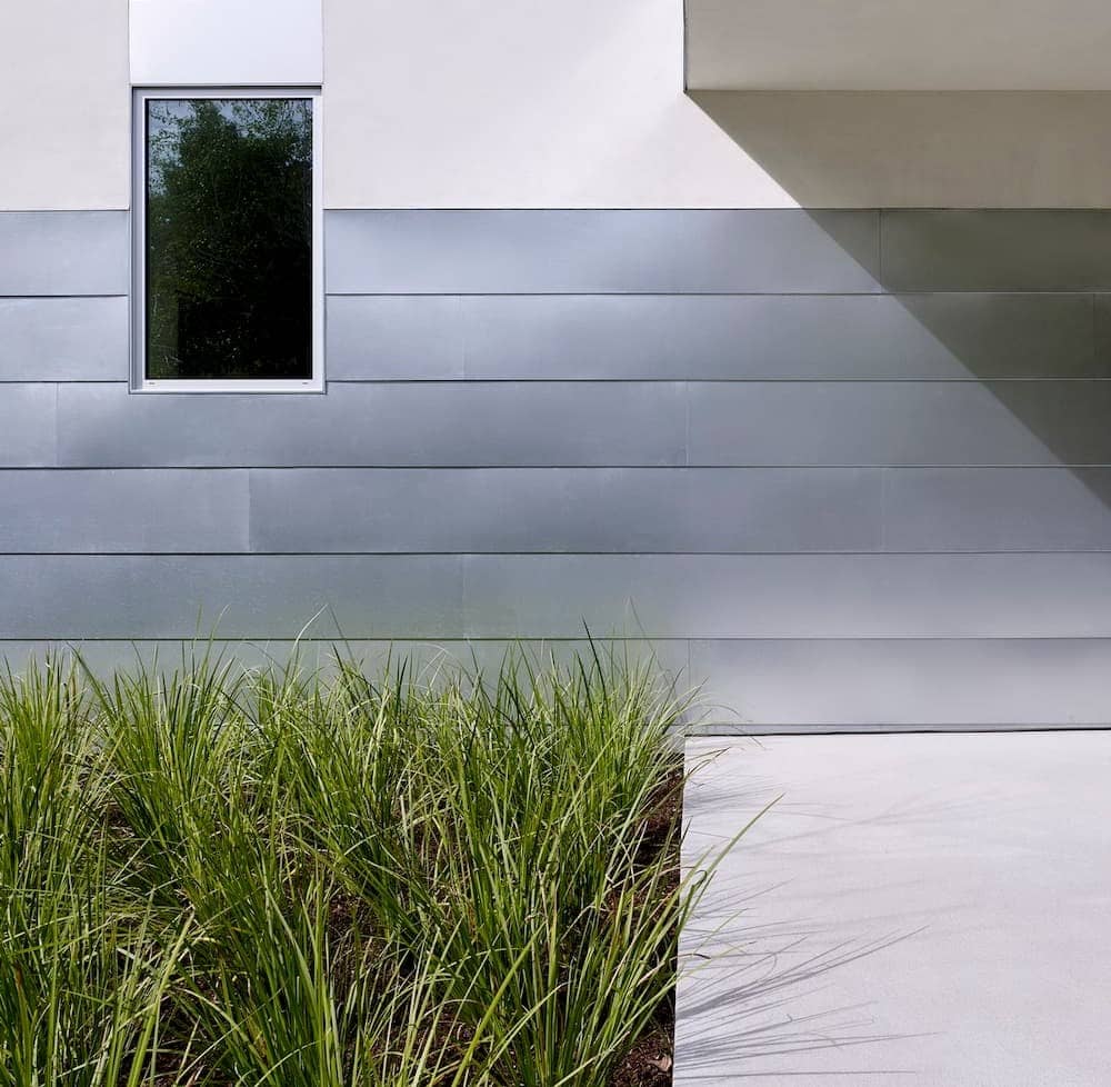 6 Modern Home Exteriors Complemented by Unique Materials