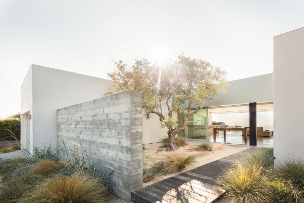 5 Modern Houses With Stunning Interior Courtyards