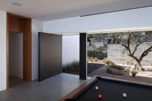 5 Modern Houses With Stunning Interior Courtyards